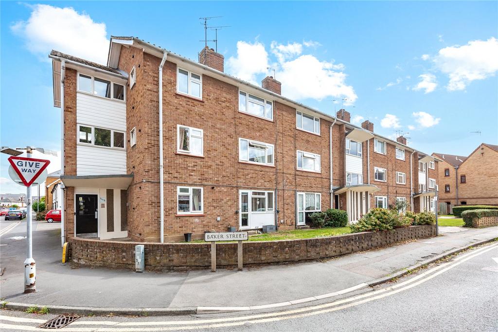 Baker Street, Chelmsford, Essex, CM2 2 bed apartment for sale - £250,000