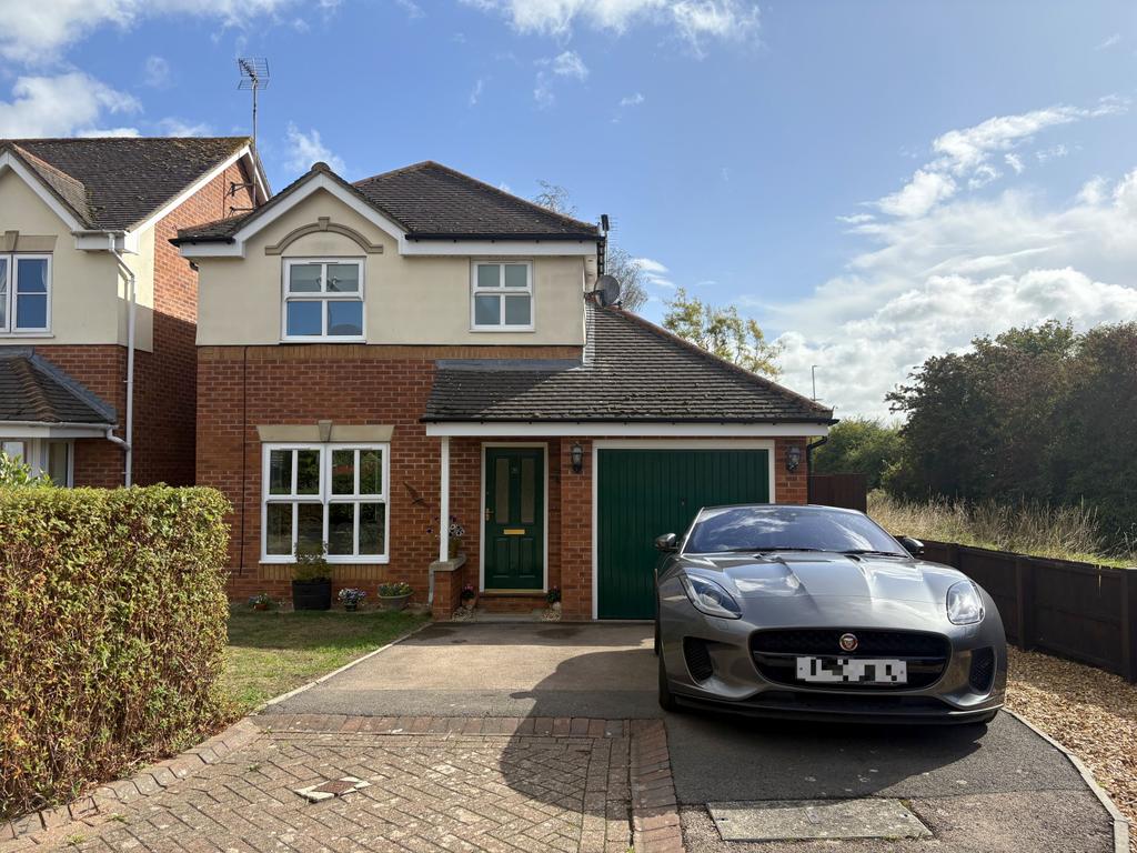 Tewkesbury GL20 3 bed detached house - £370,000
