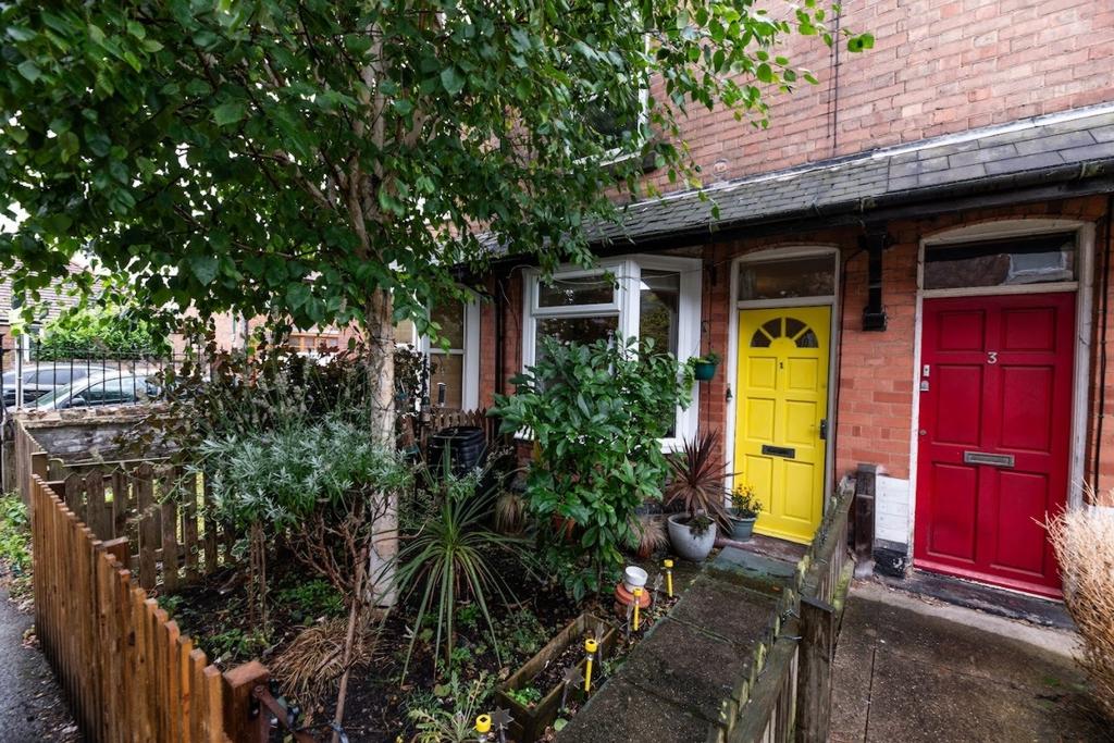 Wycliffe Grove, Nottingham NG3 3 bed terraced house for sale - £190,000