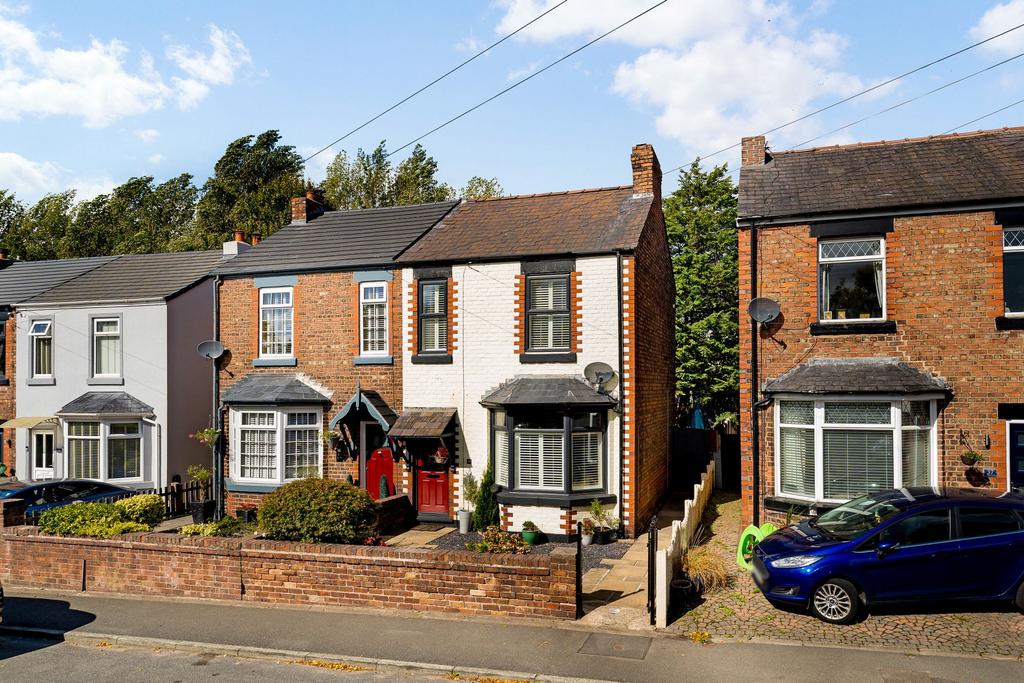 Sandy Lane, Runcorn WA7 3 bed semi-detached house for sale - £190,000