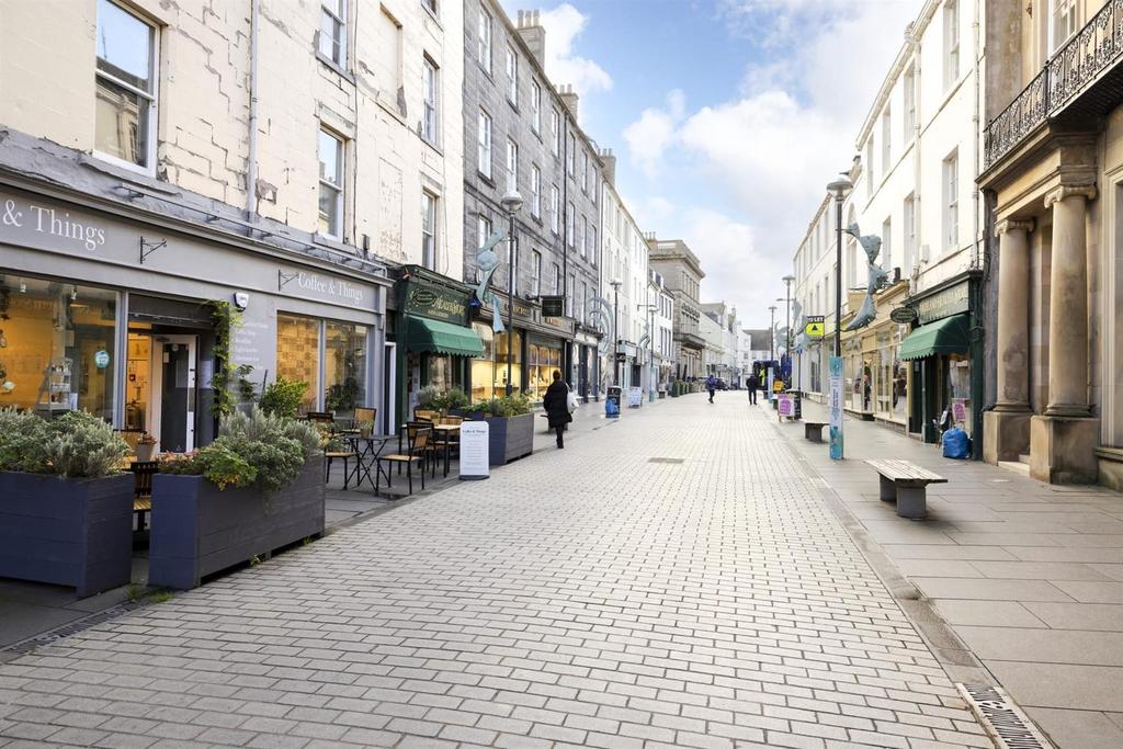 High Street, Perth 2 bed flat - £118,950