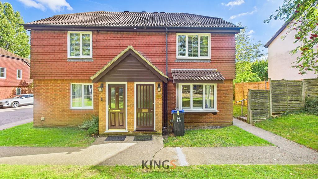 High Avenue, Letchworth Garden City, SG6 2 bed ground floor maisonette ...