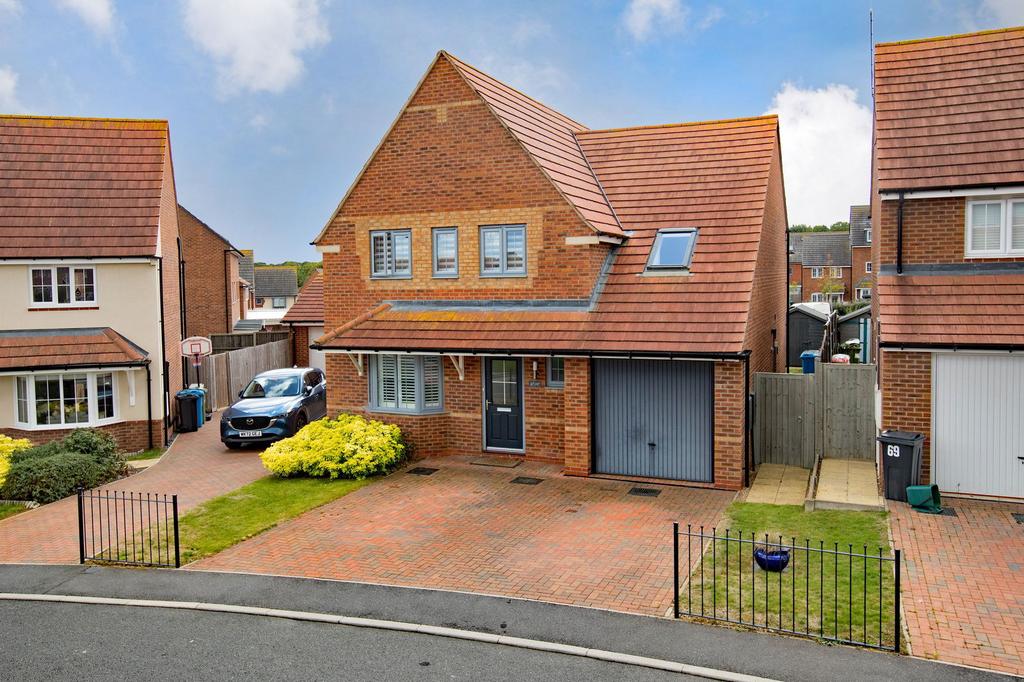 Arnold Drive, Corby NN17 5 bed detached house for sale - £425,000