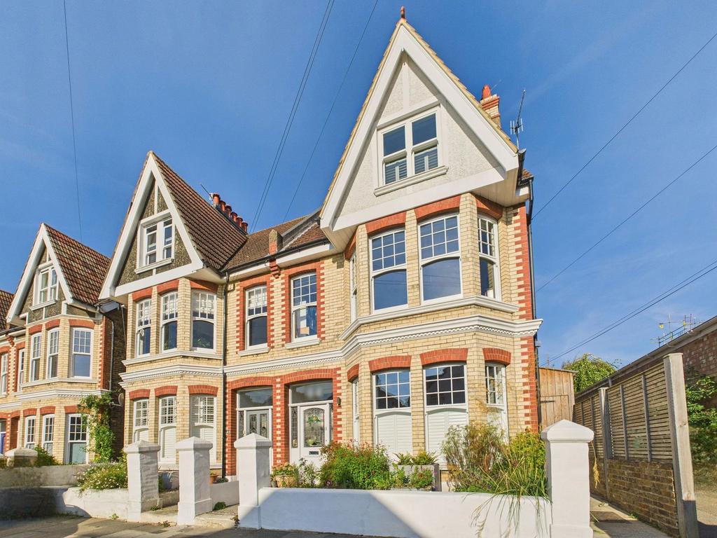 Titian Road, Hove, BN3 5QS 4 bed semi-detached house - £1,295,000