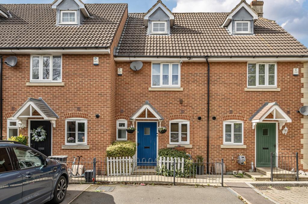 Old Dairy Close, Upper Stratton... 3 bed terraced house for sale - £280,000