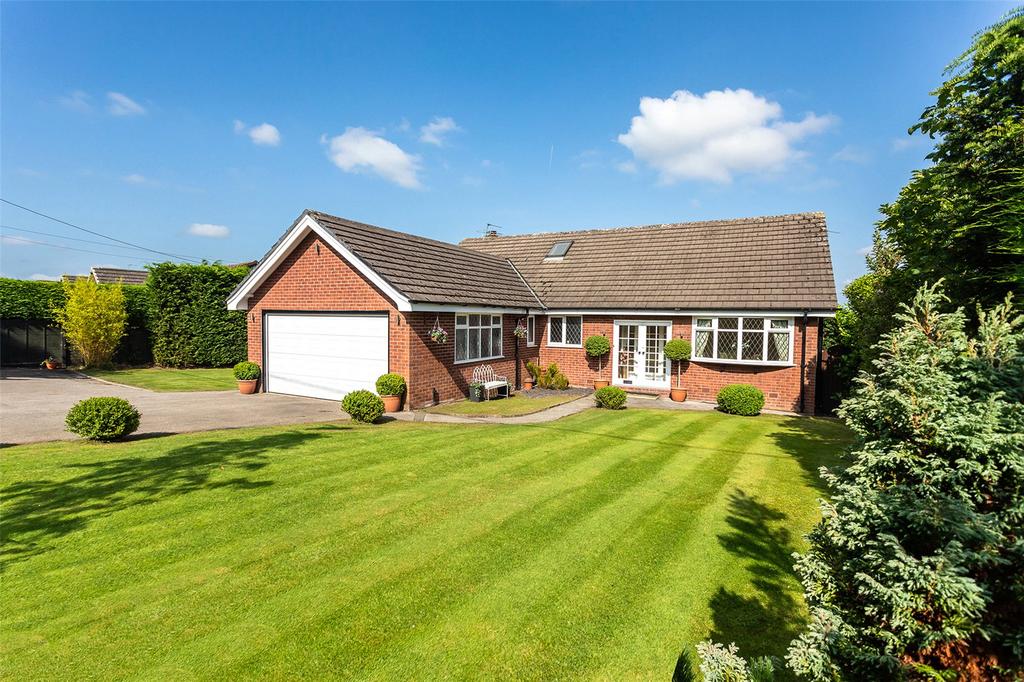 Wood Lane South, Adlington... 4 bed detached house - £800,000