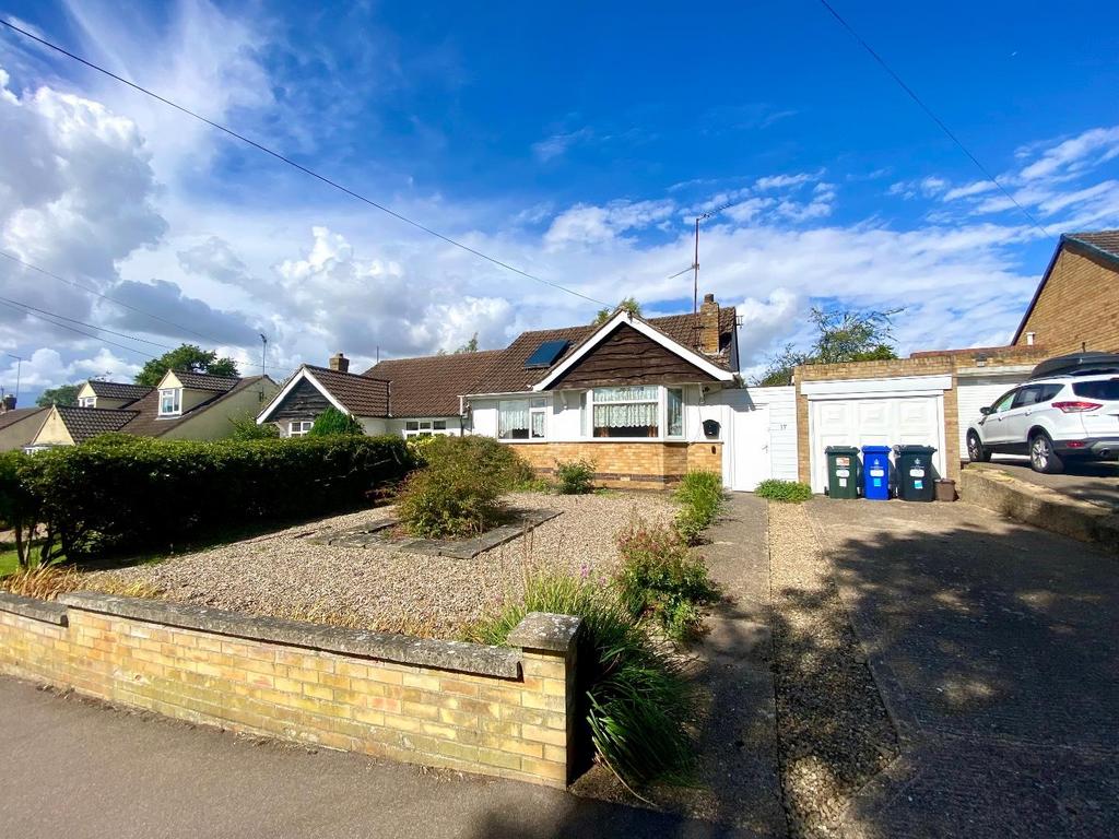 Pilgrims Lane, Bugbrooke NN7 2 bed semi-detached bungalow - £325,000