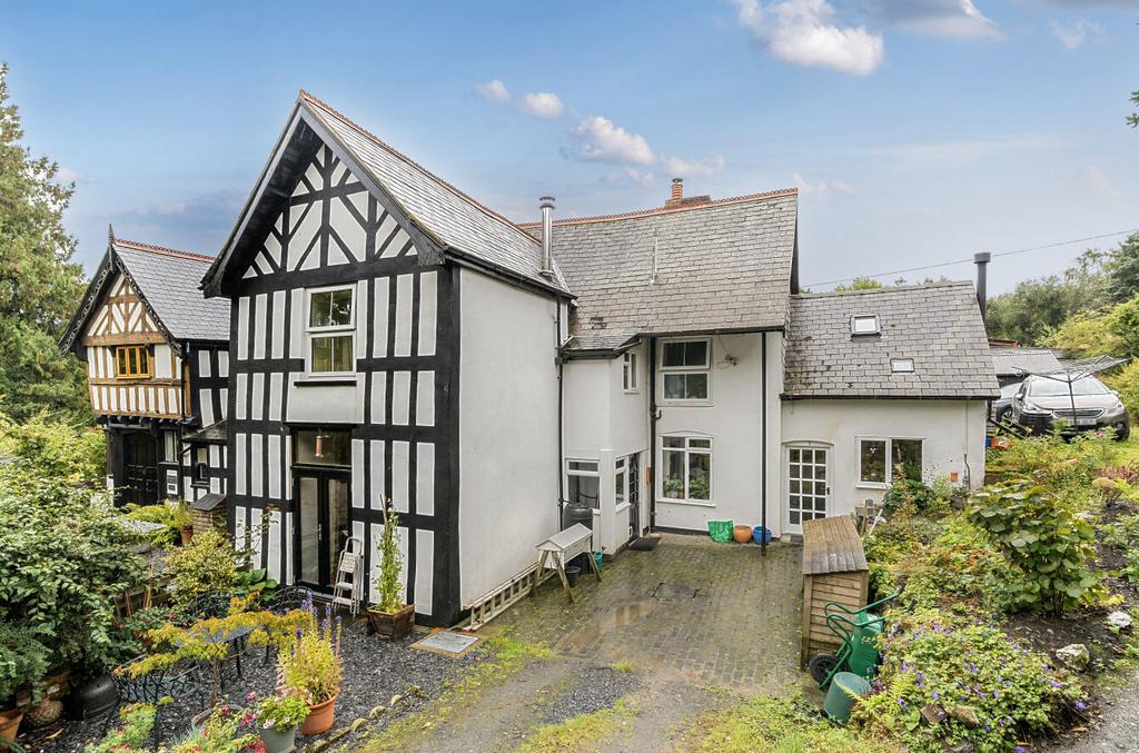 Penrhallt Hall, Llanidloes, Powys, SY18 3 bed end of terrace house - £ ...