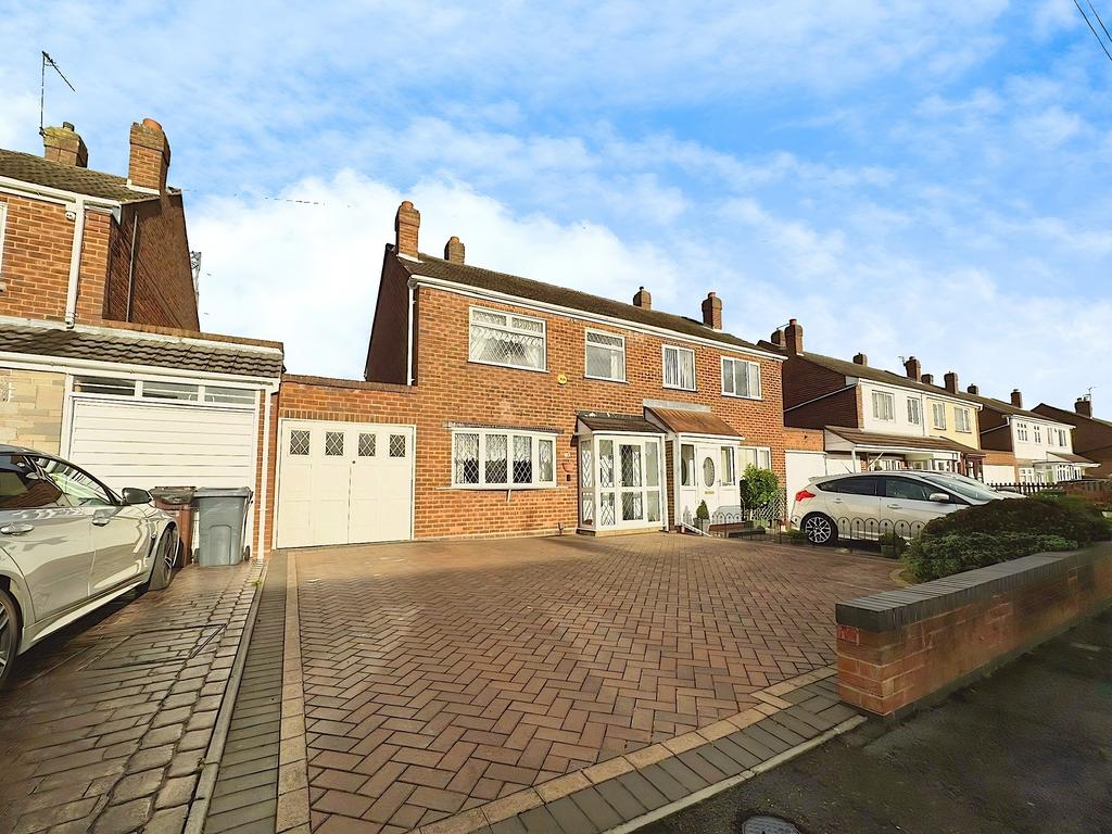 Springhill Road, Wolverhampton WV11 3 bed semi-detached house for sale ...
