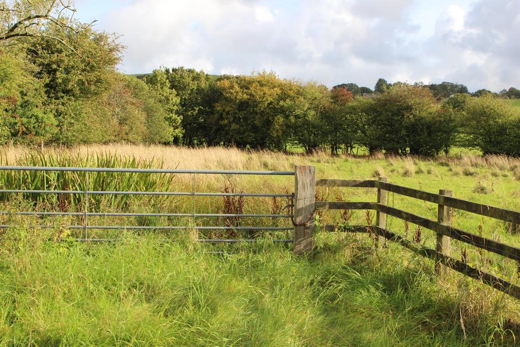 Clayton Le Dale, Blackburn, BB2 Farm land for sale - £25,000