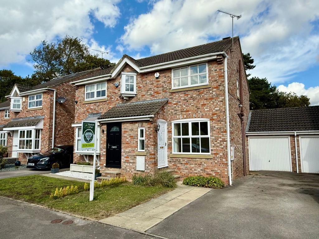 Thorp Arch, Walton Chase, LS23 2 bed semi-detached house - £265,000