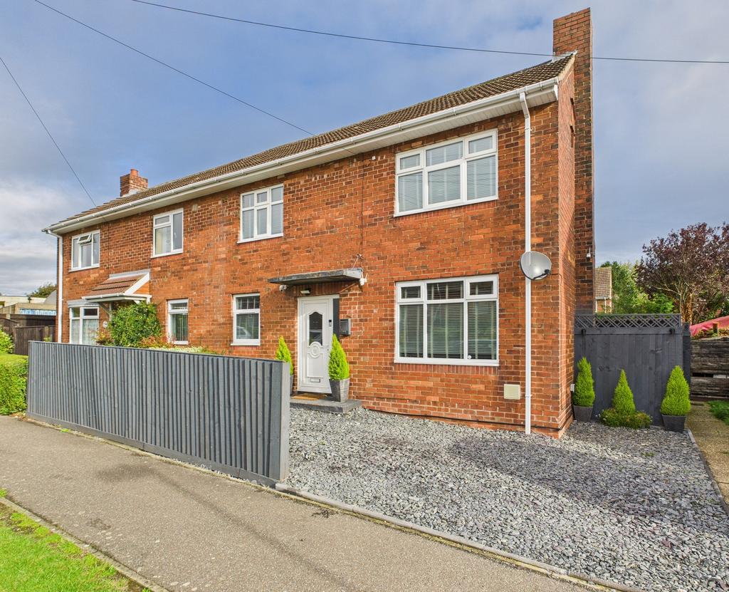 Lincoln Road, Brookenby, LN8 2 bed semi-detached house - £150,000