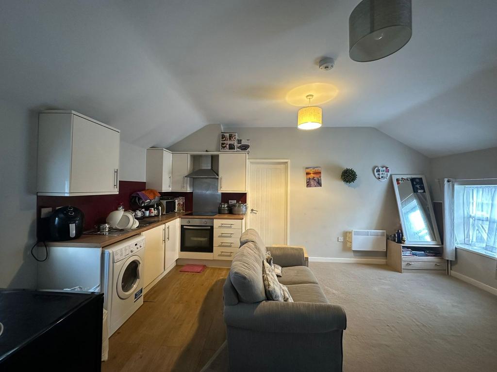 Windway Road, Cardiff CF5 1 bed property - £850 pcm (£196 pw)