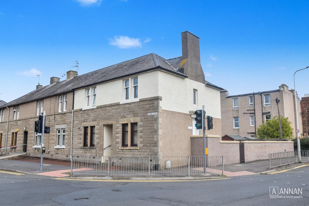 44 Newbigging, Musselburgh, EH21 7AN 2 bed flat - £160,000