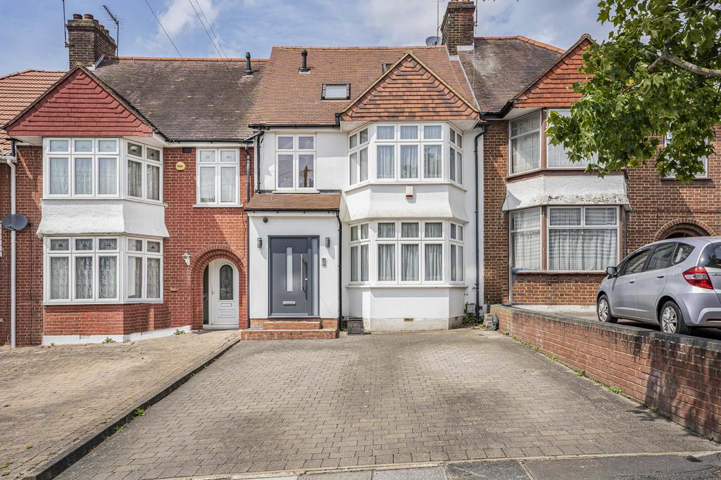 Chase Way, N14 5DH 4 bed terraced house - £925,000