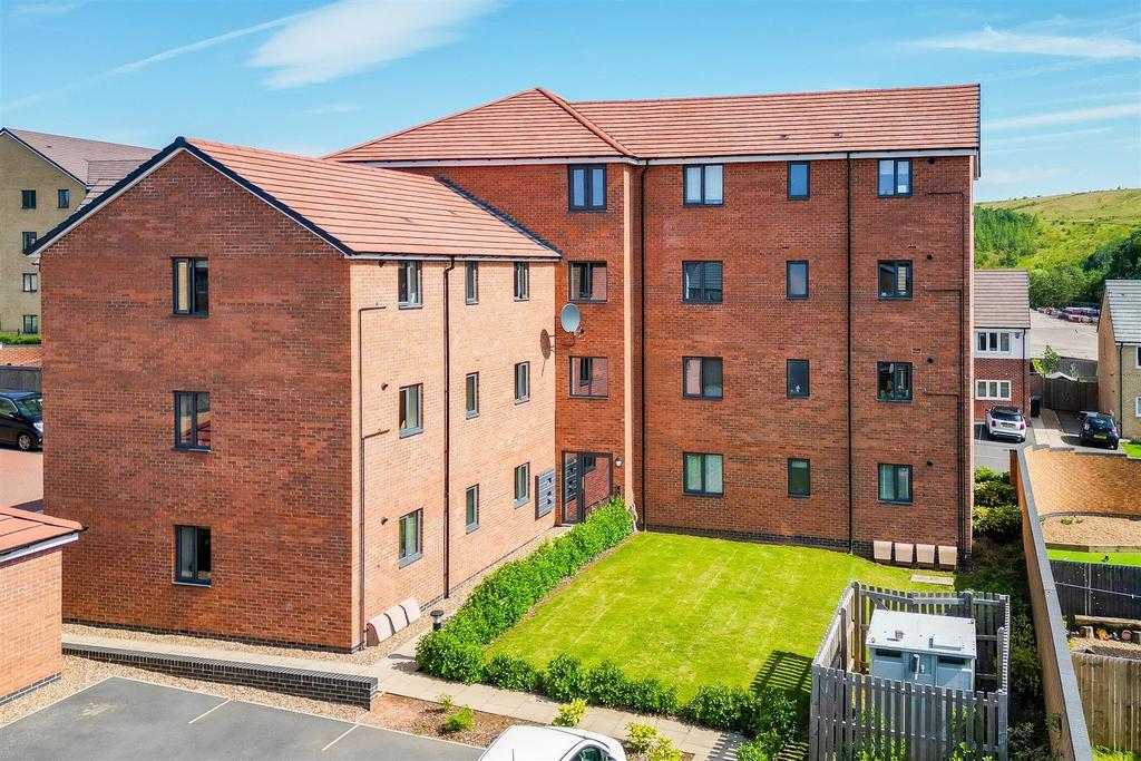 Renshaw Drive, Gedling NG4 2 bed flat for sale - £160,000