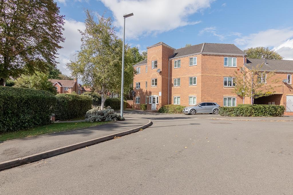 Bean Drive, Tipton DY4 2 bed flat for sale - £120,000