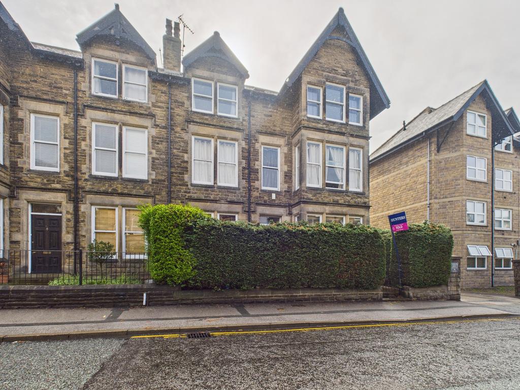 East Parade, Harrogate, HG1 1 bed flat - £800 pcm (£185 pw)