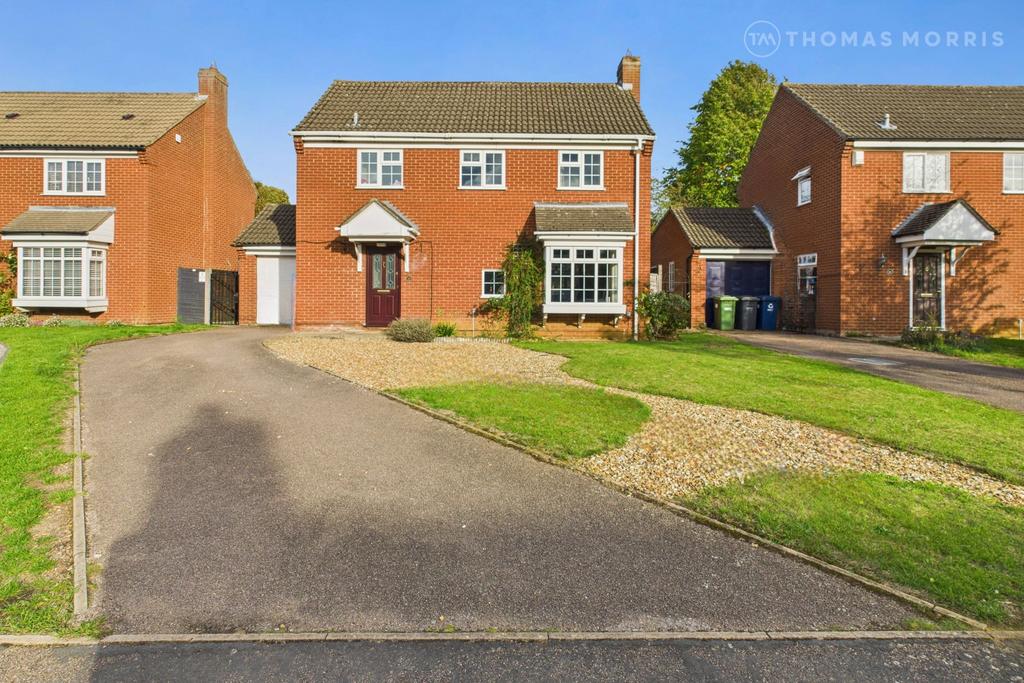 Valerian Close, St. Neots PE19 4 bed detached house - £475,000