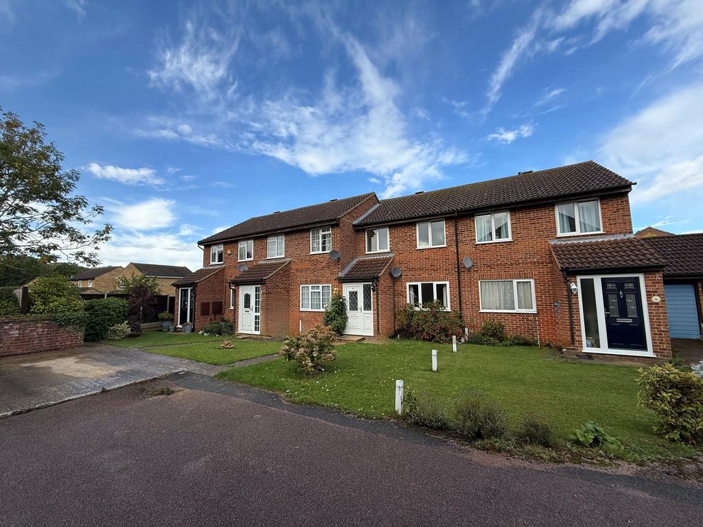 Windrush Close, Flitwick, MK45 2 bed terraced house - £1,250 pcm (£288 pw)
