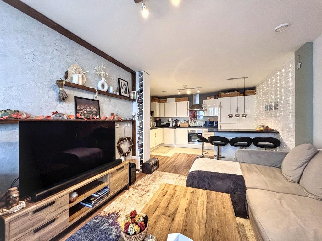 The Hyde, Mar House, NW9 2 bed flat for sale - £410,000