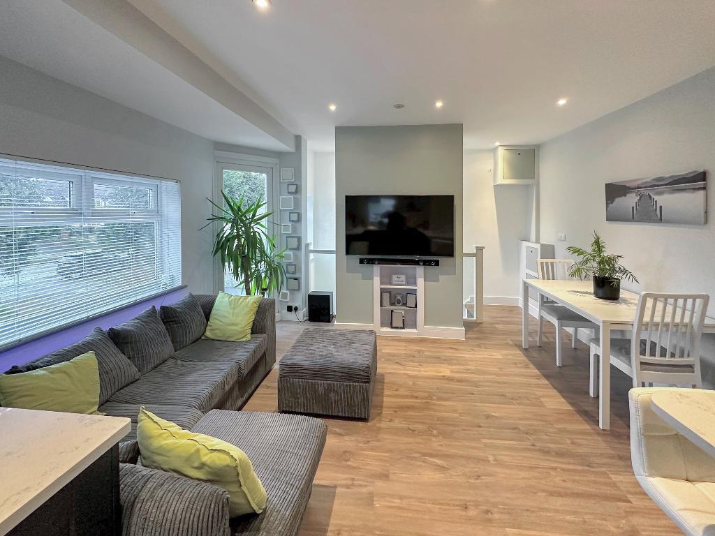 Limpsfield Road, Warlingham, CR6 9RH 2 bed maisonette for sale - £285,000