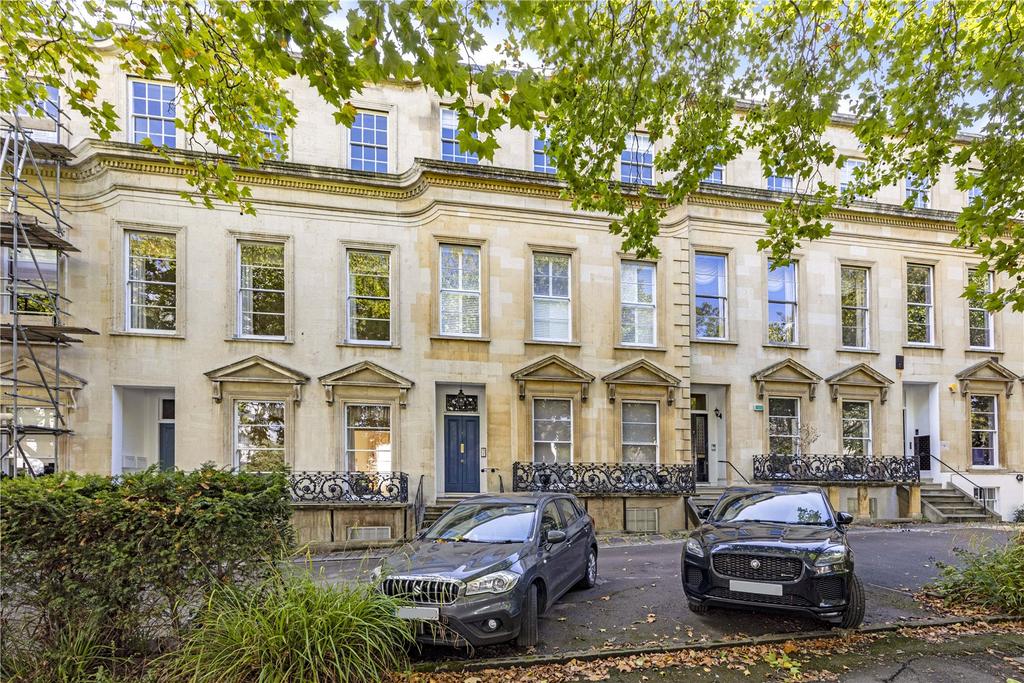 Royal Parade, Gloucestershire GL50 3 bed apartment for sale - £625,000