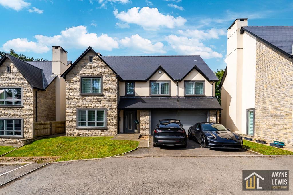 Van Road, Caerphilly, CF83 3RR 5 bed detached house - £725,000