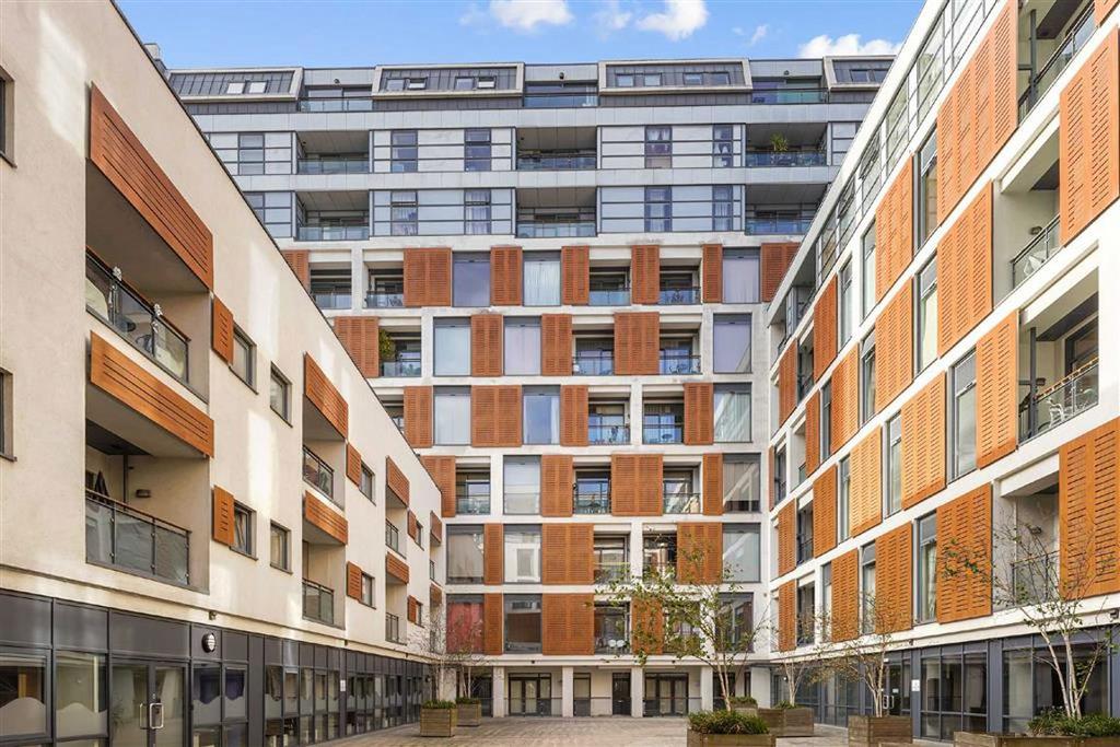 Cornell Square, London SW8 2 bed flat - £2,500 pcm (£577 pw)