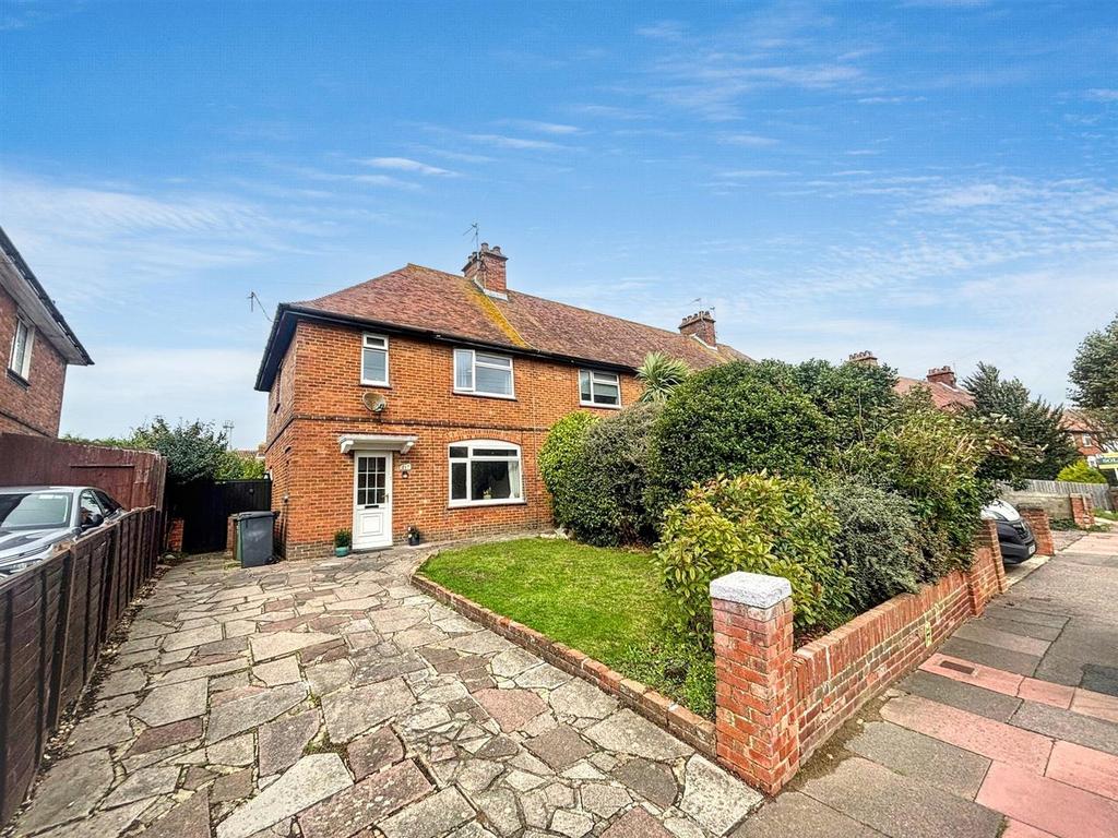 Southbourne Road, Eastbourne 3 bed end of terrace house - £260,000