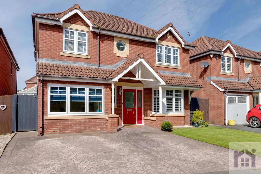 Morley Croft, Farington Moss, PR26 6QS 5 bed house for sale - £350,000