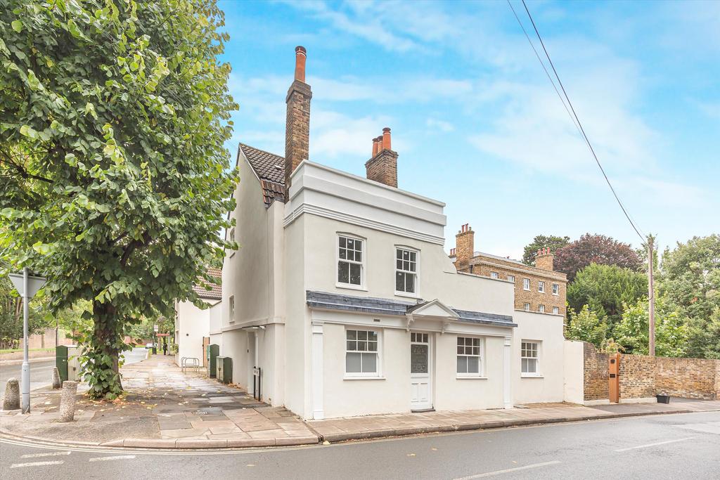 Ham Street, Richmond, TW10 3 bed detached house - £1,895,000
