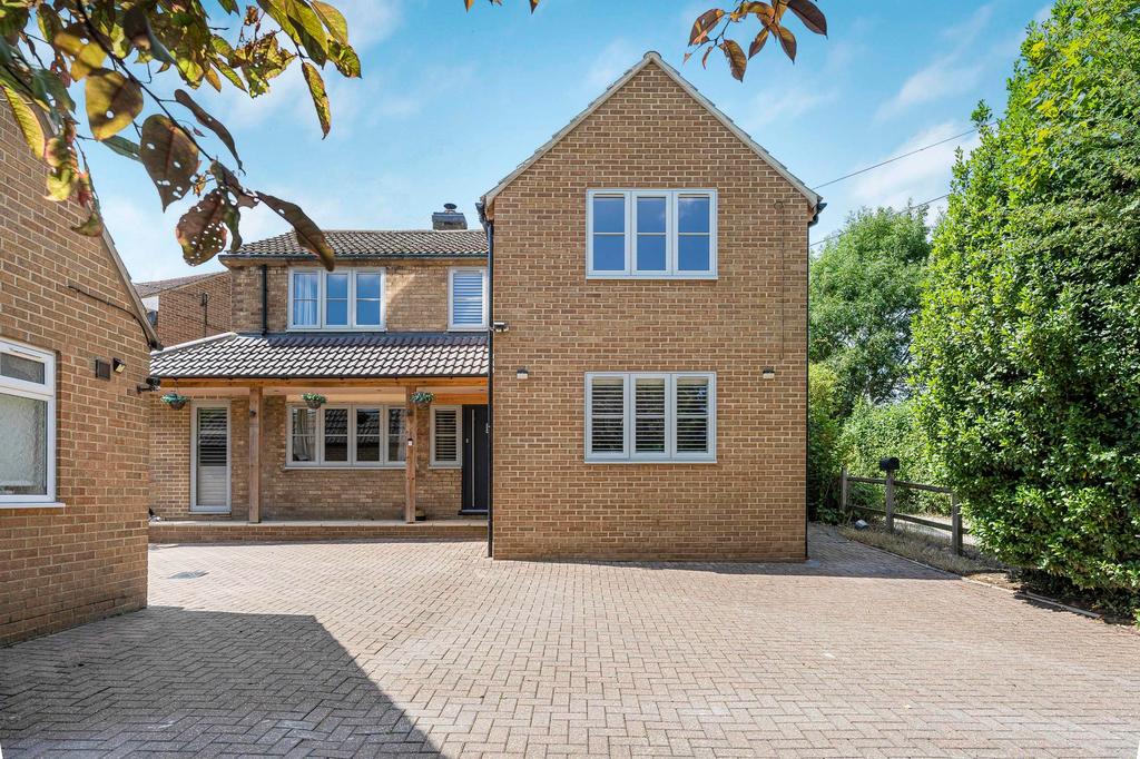 Holton, Oxford, OX33 4 bed detached house - £2,495 pcm (£576 pw)