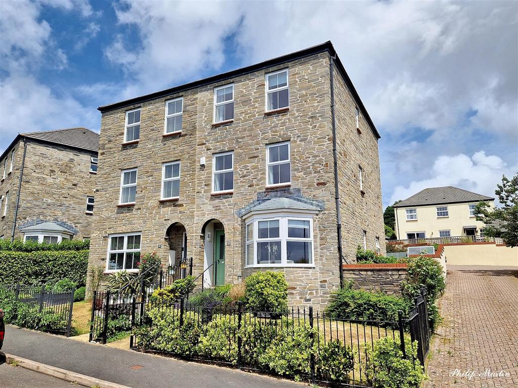 Wheal Sperries Way, Truro 4 bed semi-detached house - £365,000