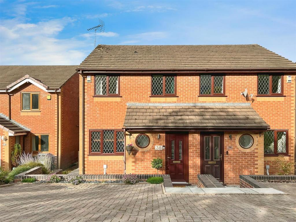 Bollin Drive, Congleton 3 bed semi-detached house - £240,000