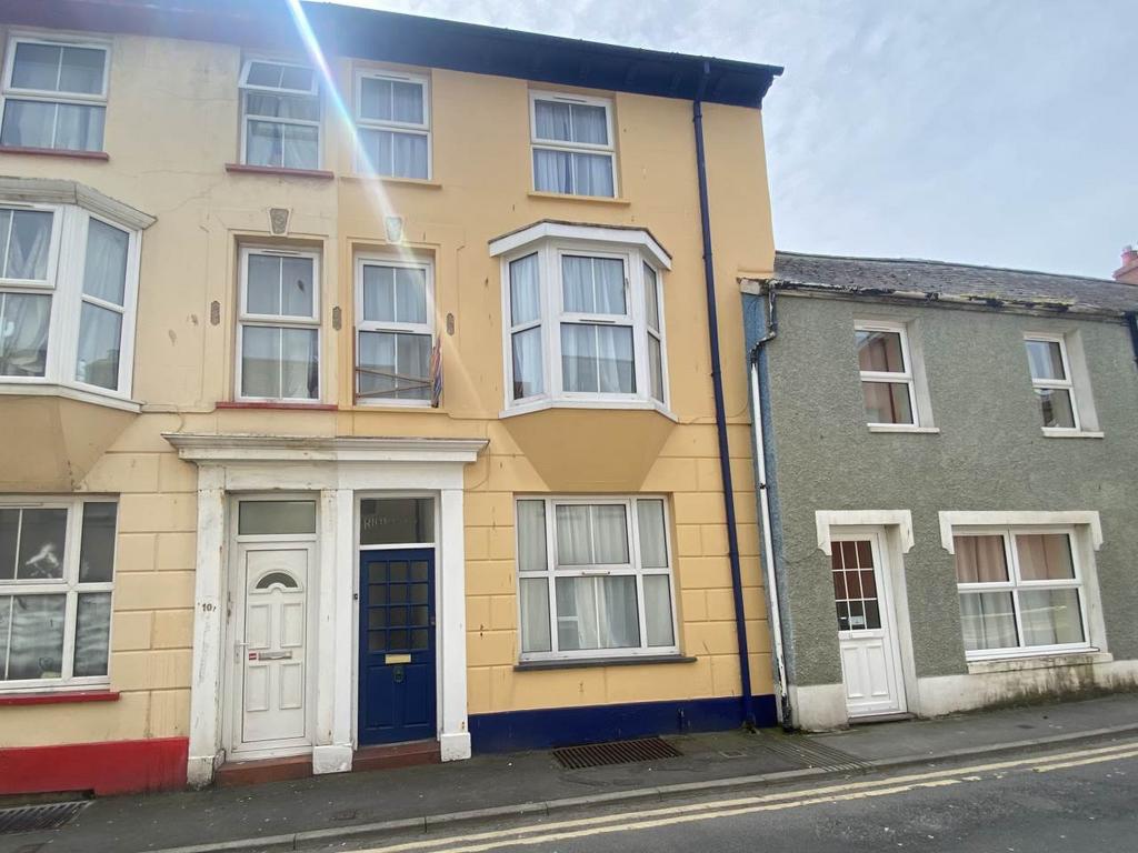 12 South Road, ABERYSTWYTH SY23 1 bed in a house share - £525 pcm (£121 pw)