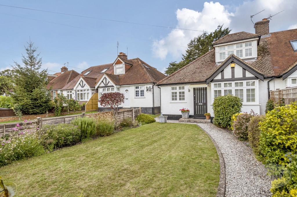 Downsview Close, Downside, Cobham... 2 bed semi-detached house - £2,700 ...