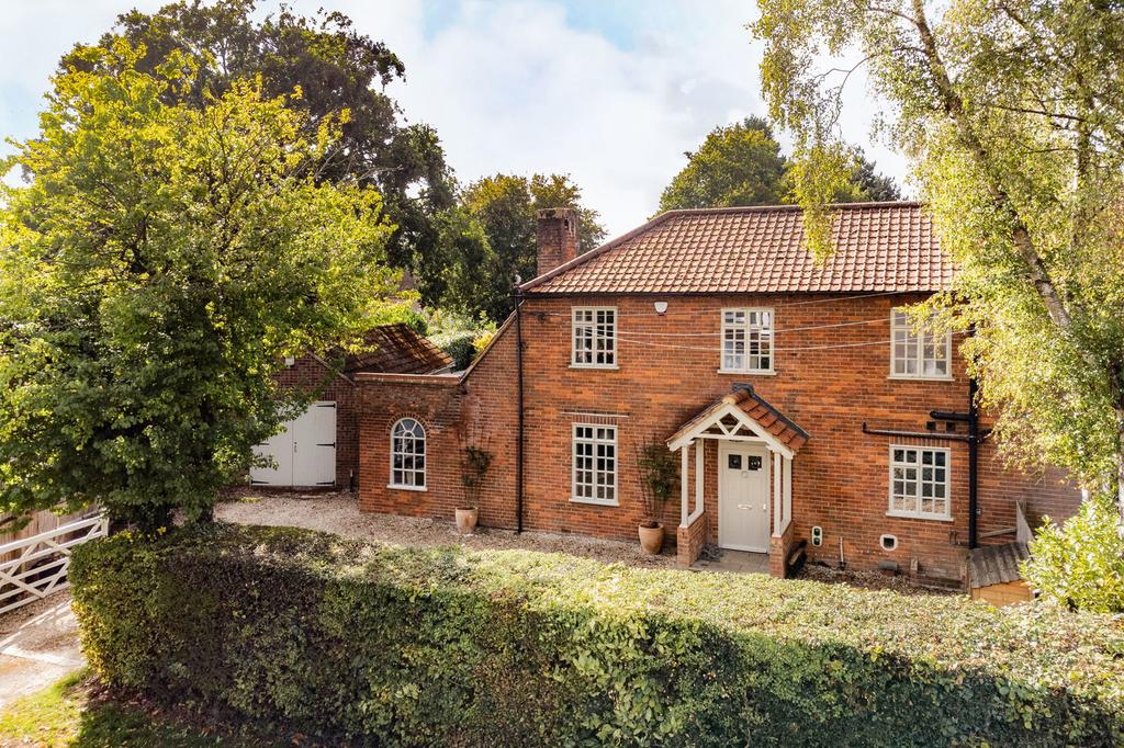 Vicarage Road, Potten End... 5 bed semi-detached house for sale - £ ...