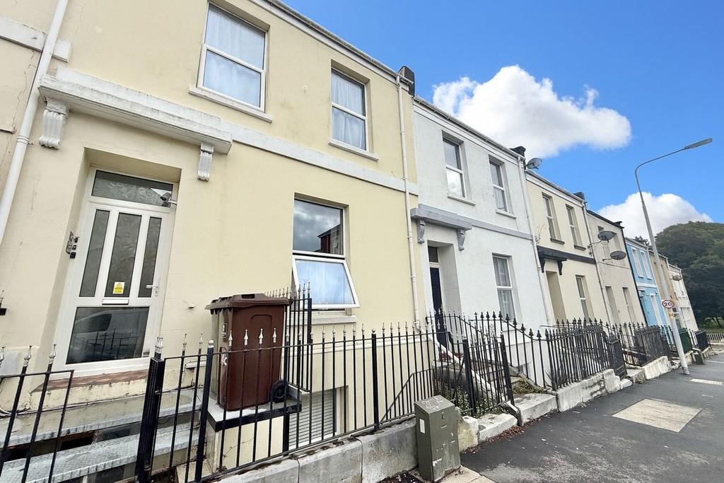 Molesworth Road, Plymouth PL1 1 bed ground floor maisonette - £110,000