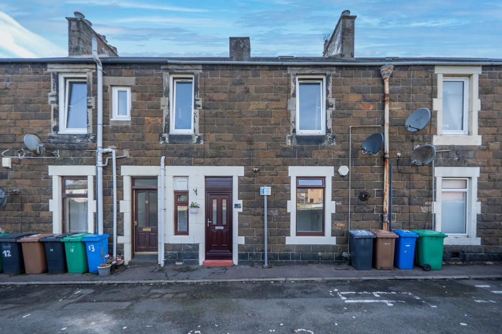 St. Marys Place, Kirkcaldy KY1 2 bed ground floor flat - £95,000