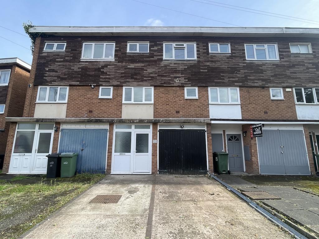 STOURBRIDGE - Withymoor Road 3 bed townhouse - £1,195 pcm (£276 pw)