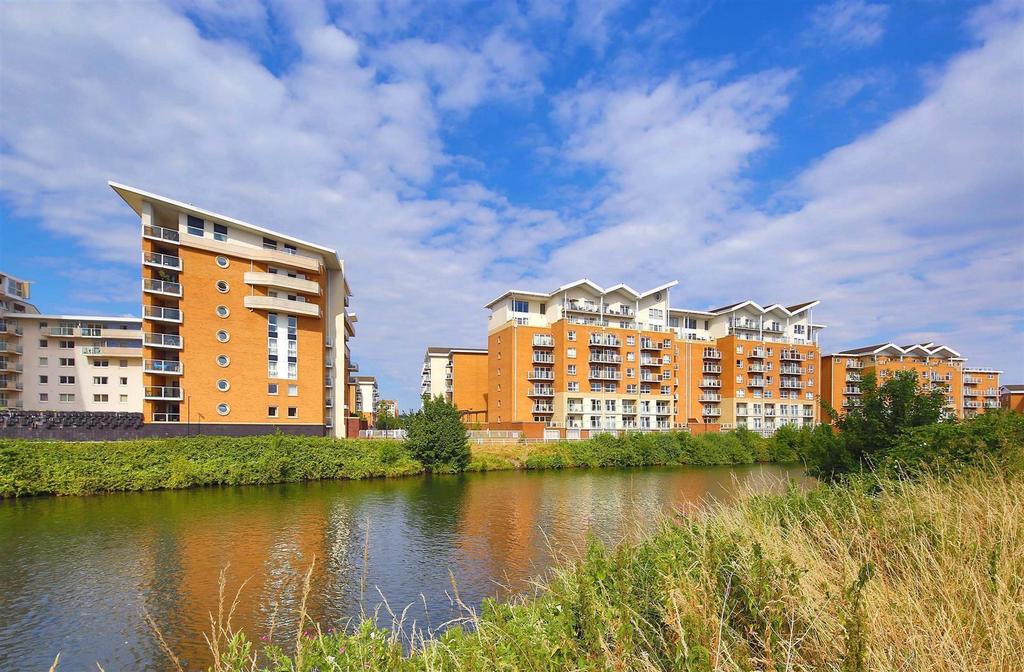 Heol Glan Rheidol, Cardiff CF10 1 bed apartment - £140,000