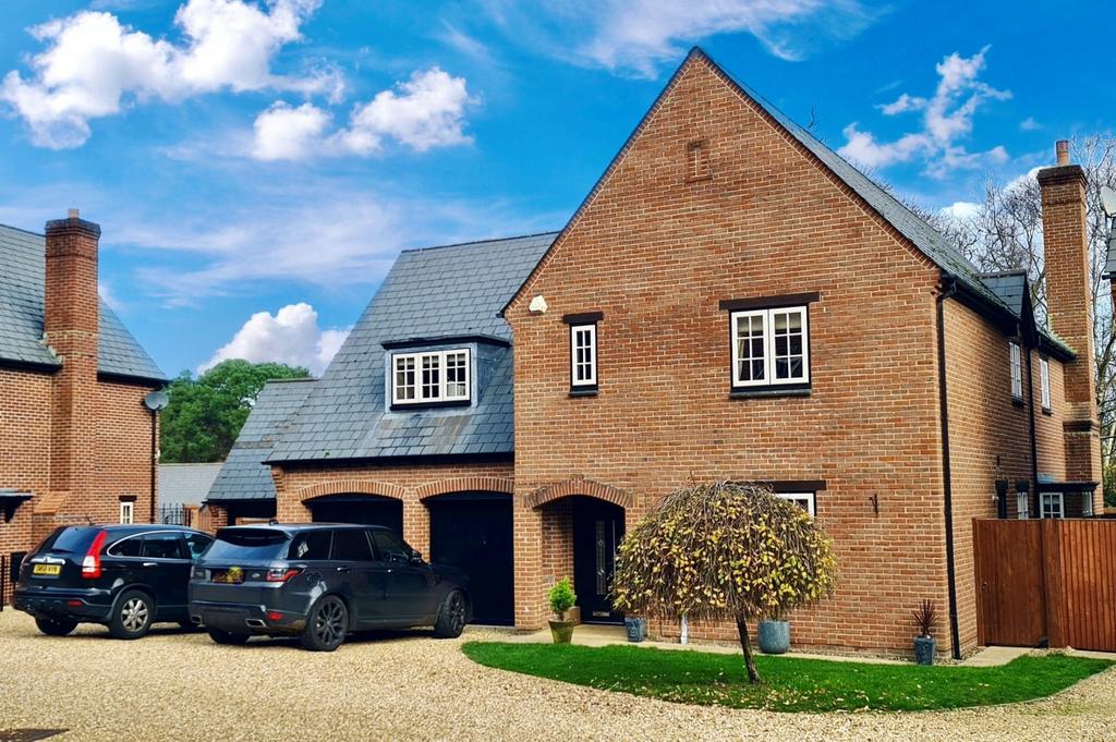 Matchams Close, BH24 2BZ 5 bed detached house for sale - £750,000