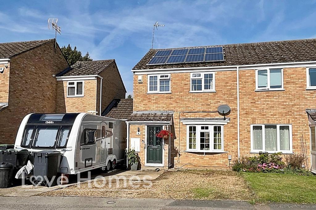 Fir Tree Close, Flitwick 3 bed semi-detached house - £375,000