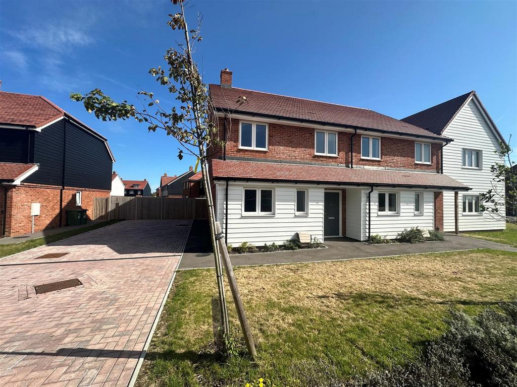 Jospehs Way, New Romney TN28 3 bed house - £1,650 pcm (£381 pw)