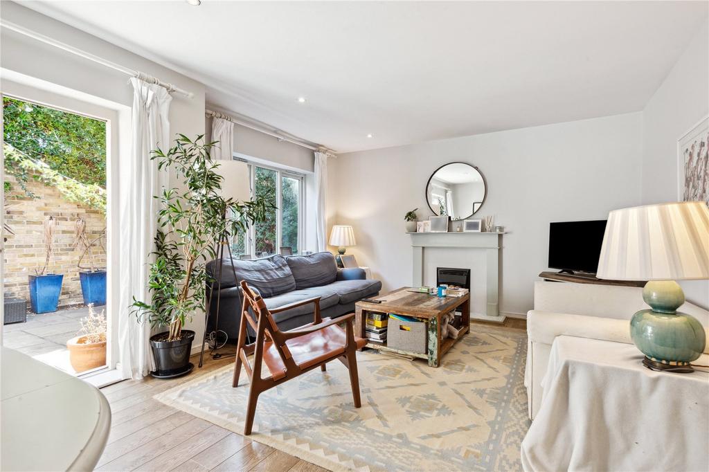 Lovett's Place, London, SW18 3 bed end of terrace house to rent - £ ...