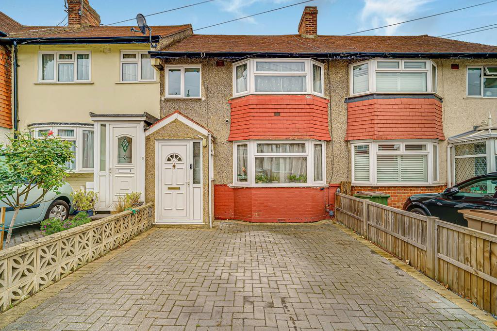 Browning Avenue, Worcester Park KT4 3 bed terraced house - £525,000