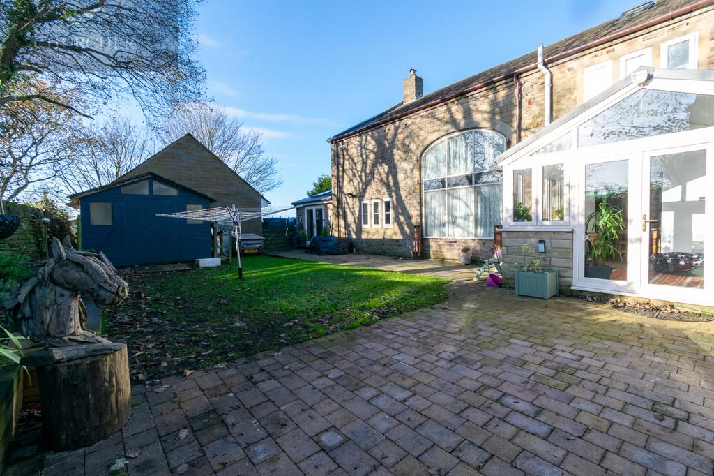 Pimbo Lane, Skelmersdale WN8 2 bed barn conversion for sale - £650,000