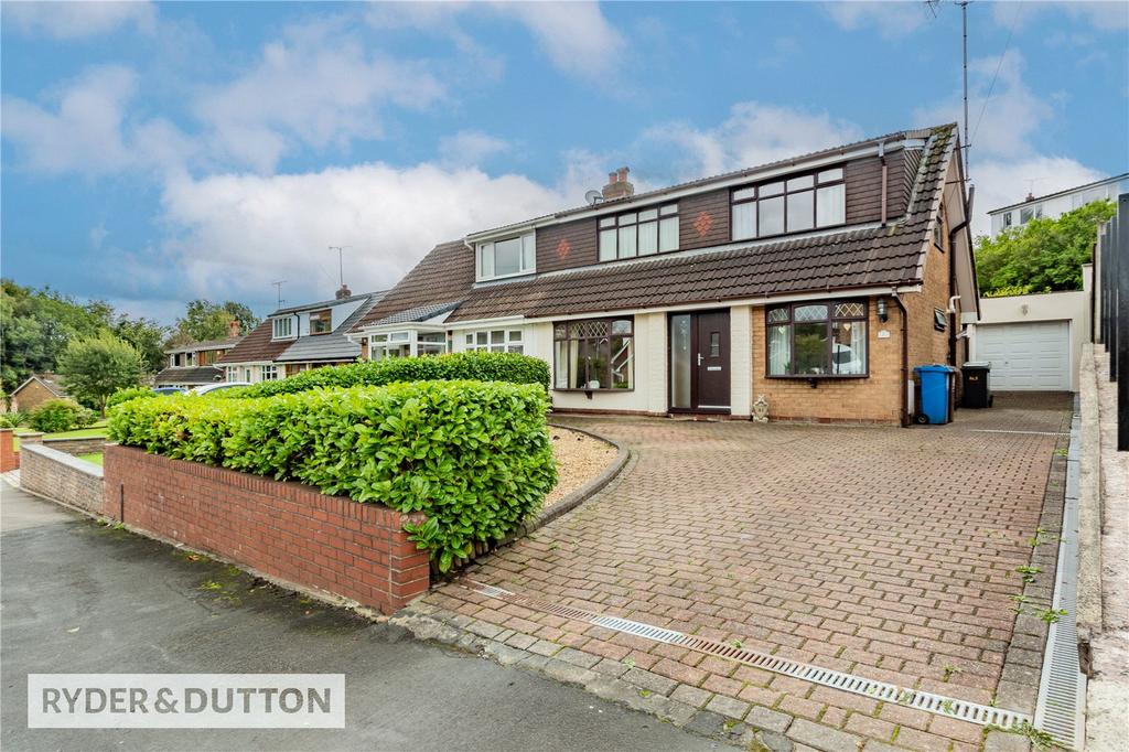 Harewood Drive, Royton, Oldham... 3 bed semi-detached house - £285,000