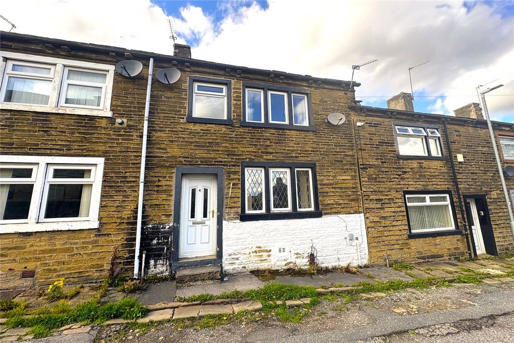 Providence Row, Ovenden, Halifax... 2 bed terraced house for sale - £75,000